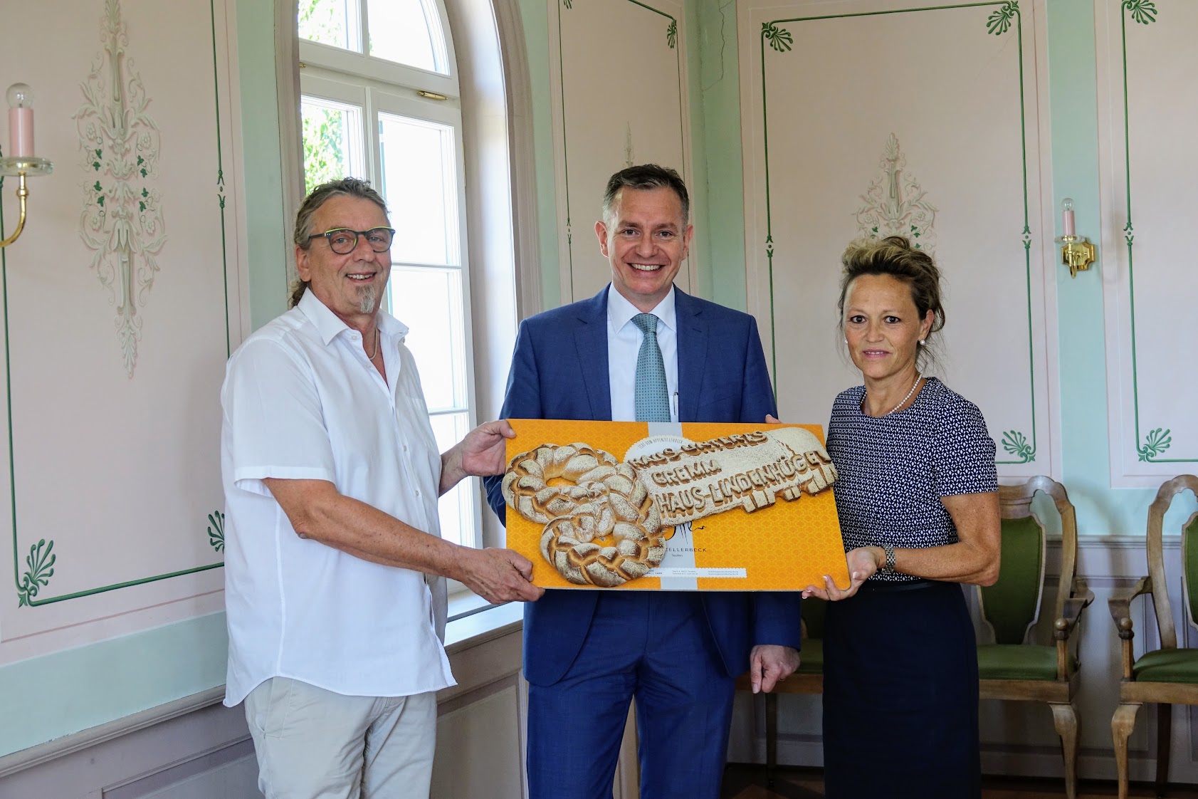 Paul Egger übergibt Gesamtleitung an Ursina Moser - Tüüfner Poscht