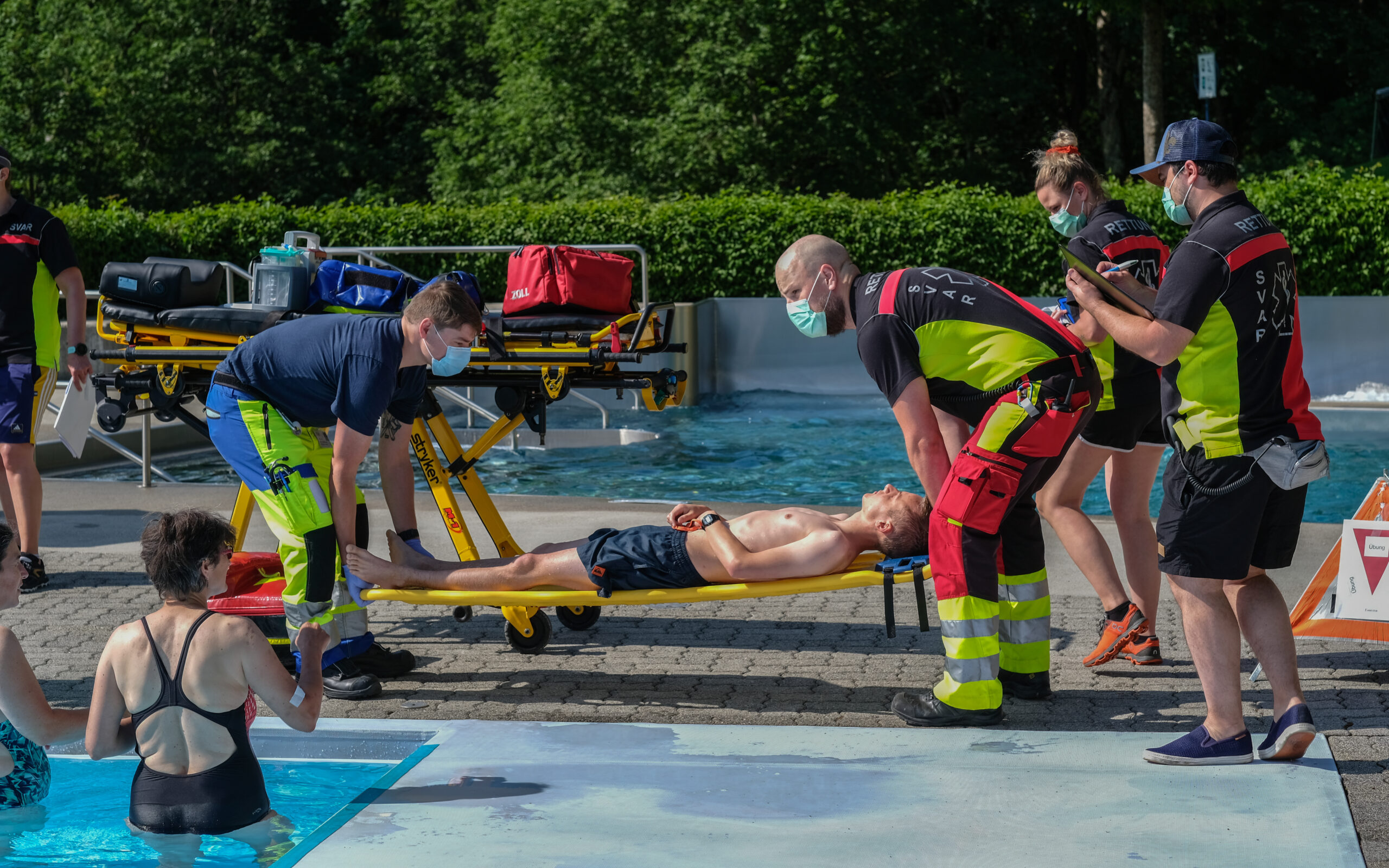 Vom Wasser auf die Bahre - Tüüfner Poscht