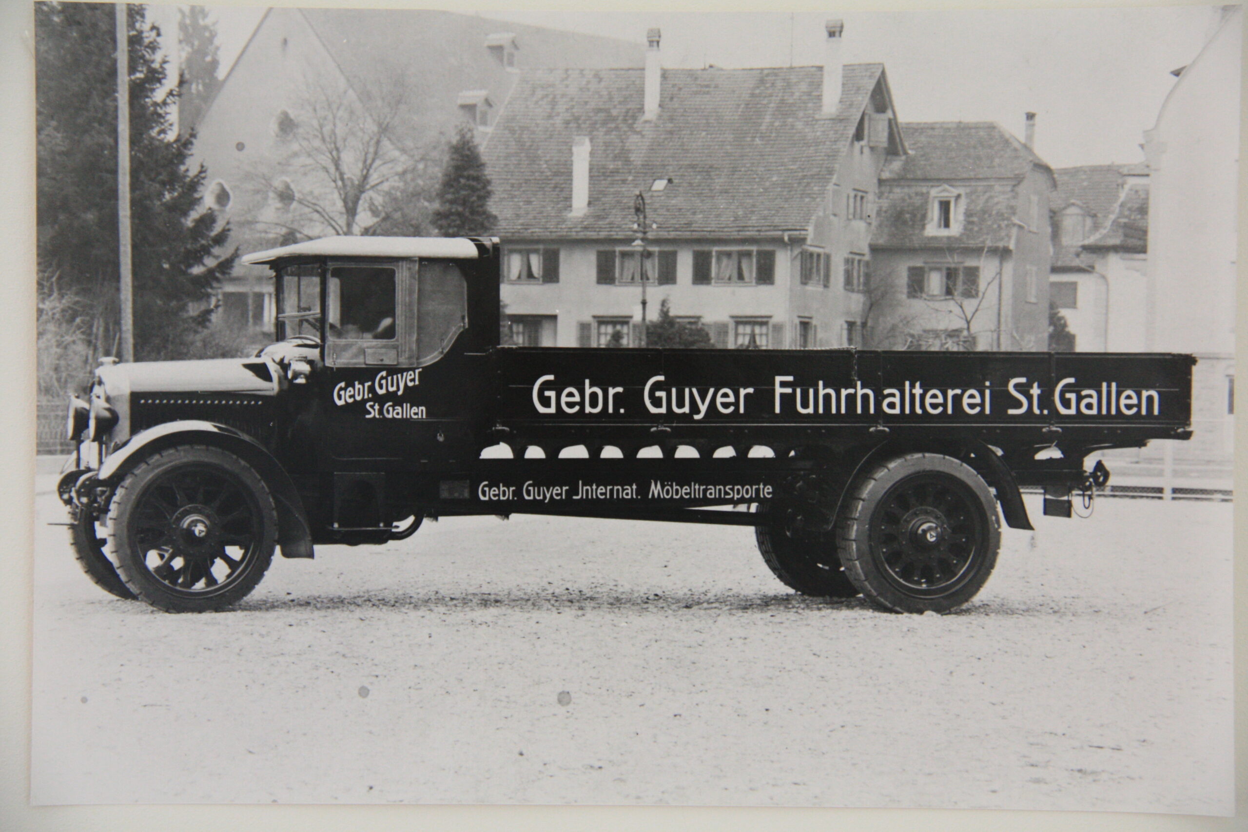 Dem Dorf gestiftet - Tüüfner Poscht